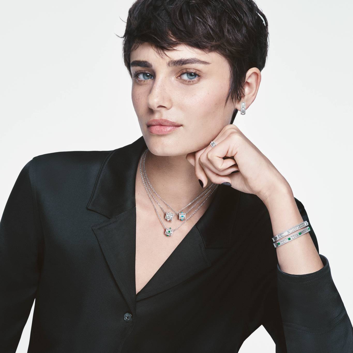 تايلور هيل تستعرض مجموعة life المميّزة من MARLI | مجلة لها